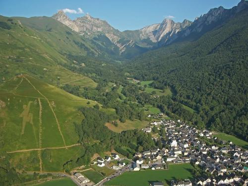 Accous - Tourism, Holidays & Weekends