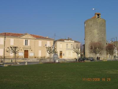 Château d'Aulnay - Monument à Aulnay