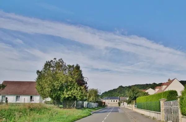 Bitry - Tourism, Holidays & Weekends