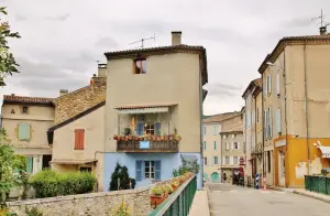 Bourdeaux - Tourism, Holidays & Weekends