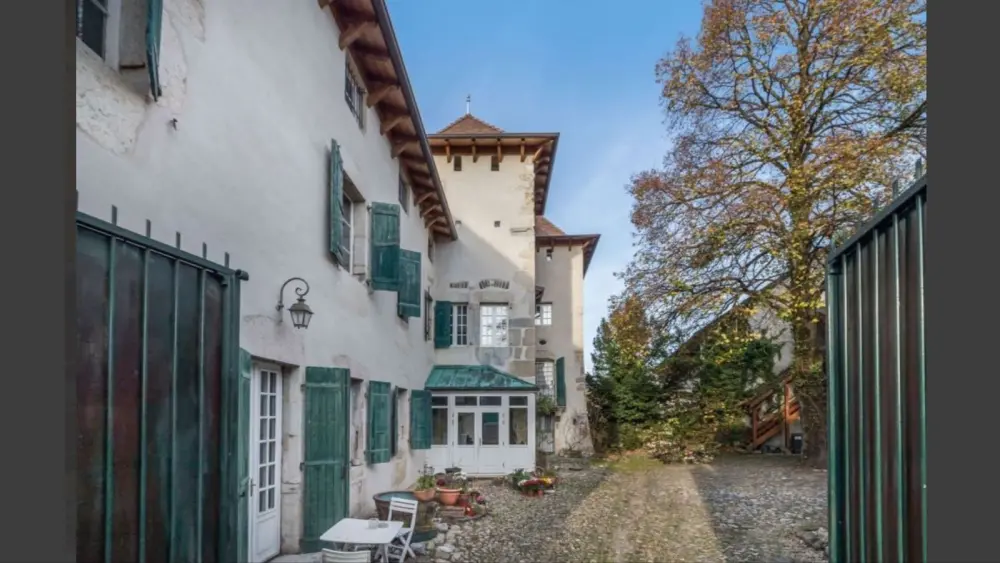 Photos - Château de Grilly - Monument à Grilly