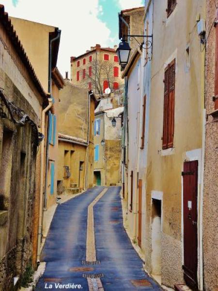 La Verdière - Tourismus, Urlaub & Wochenenden
