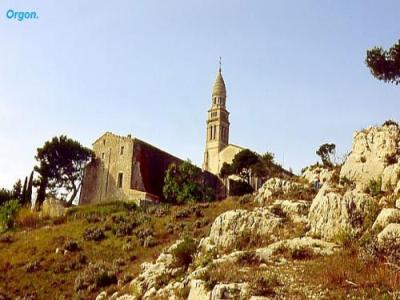 Orgon - Tourism, Holidays & Weekends