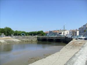 Saujon - Tourism, Holidays & Weekends