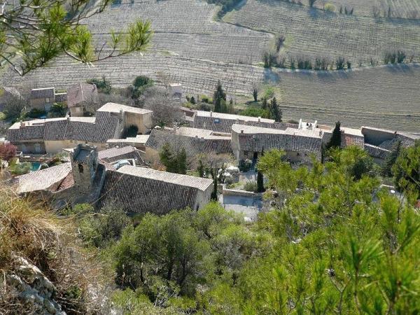 Séguret - Tourism & Holiday Guide