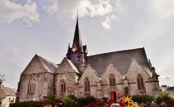 Photos - Église Saint-Pierre - Monument à Sérent