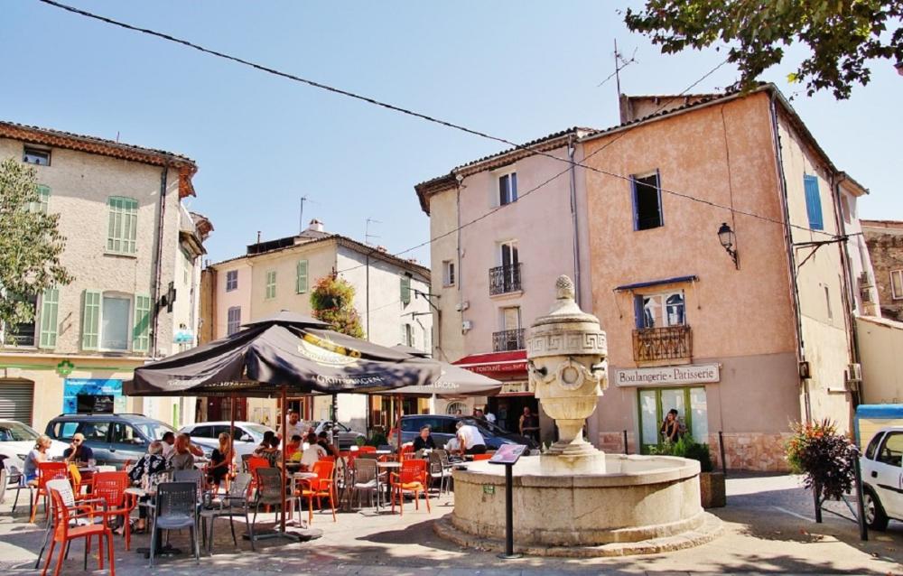 Foto's - Tourves - Toerisme, Vakantie & Weekend