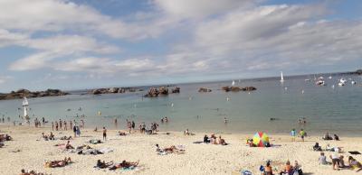 Strand von Grève Blanche - Freizeitstätte in Trégastel