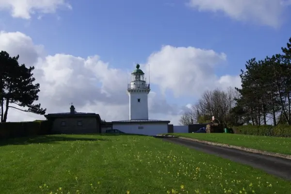 Phare de Ver-sur-Mer - Monument à Ver-sur-Mer