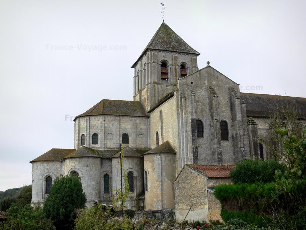 Photos - L'abbaye de Saint-Savin - Guide Tourisme & Vacances