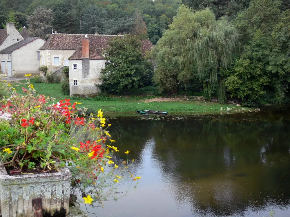 Photos - Angles-sur-l'Anglin - Guide Tourisme & Vacances