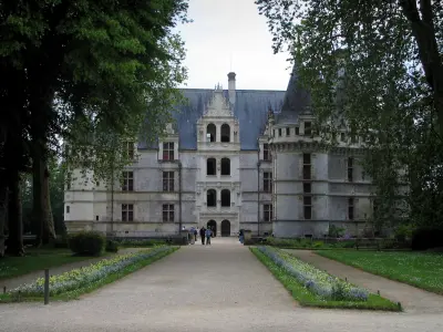 Azay-le-Rideau Castle - Tourism & Holiday Guide