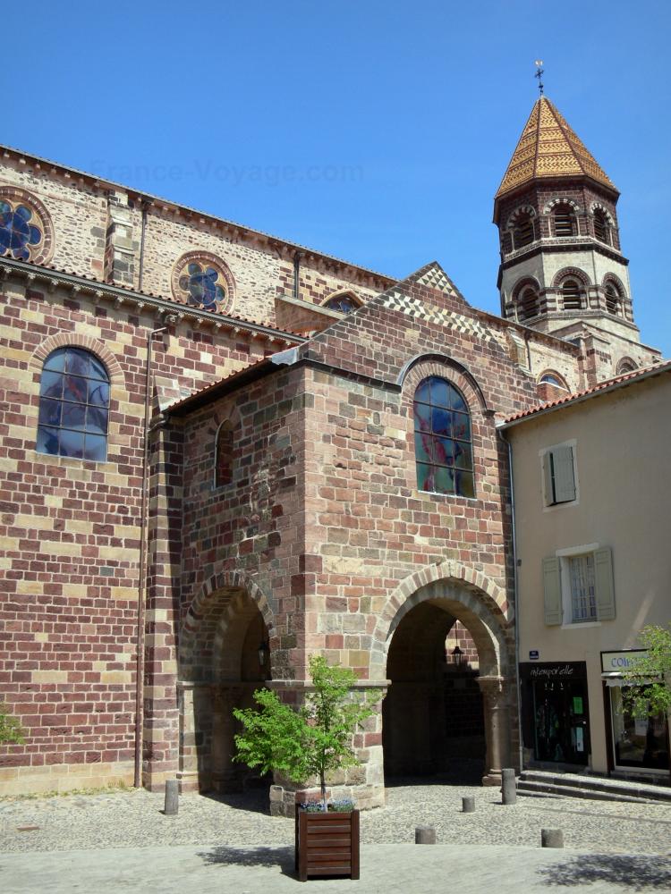Photos - La basilique de Brioude - Guide Tourisme & Vacances