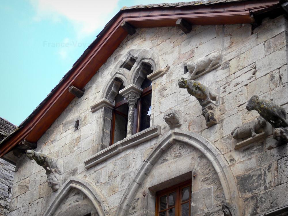 Photos - Caylus - Tourism & Holiday Guide