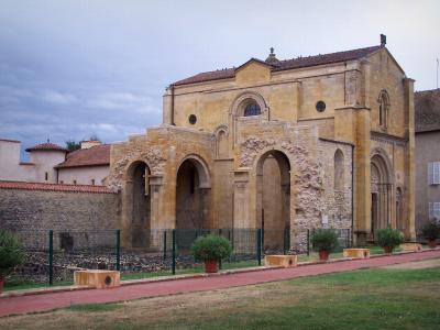 Charlieu - Guide Tourisme & Vacances