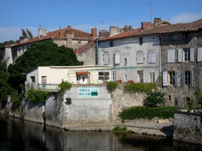 Confolens - Guide Tourisme & Vacances