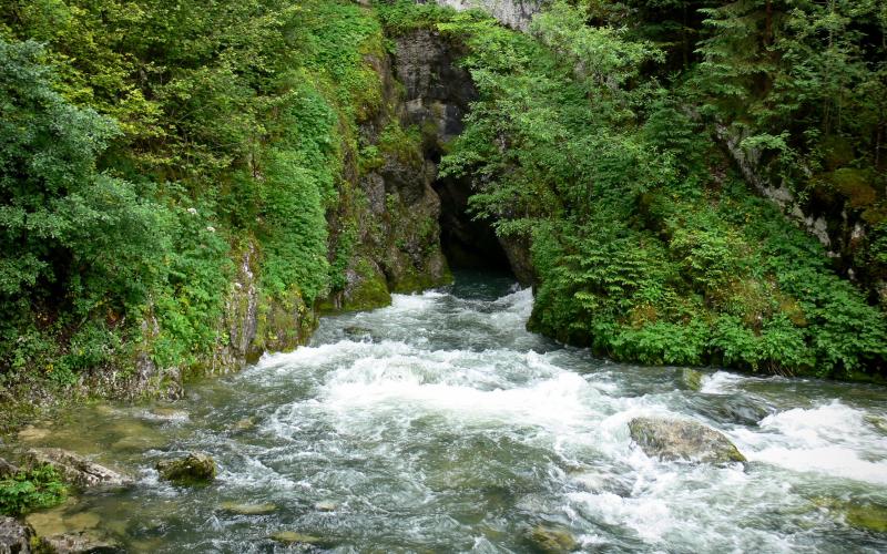 Quelle des Doubs - 5 Qualitätsbilder in hoher Auflösung
