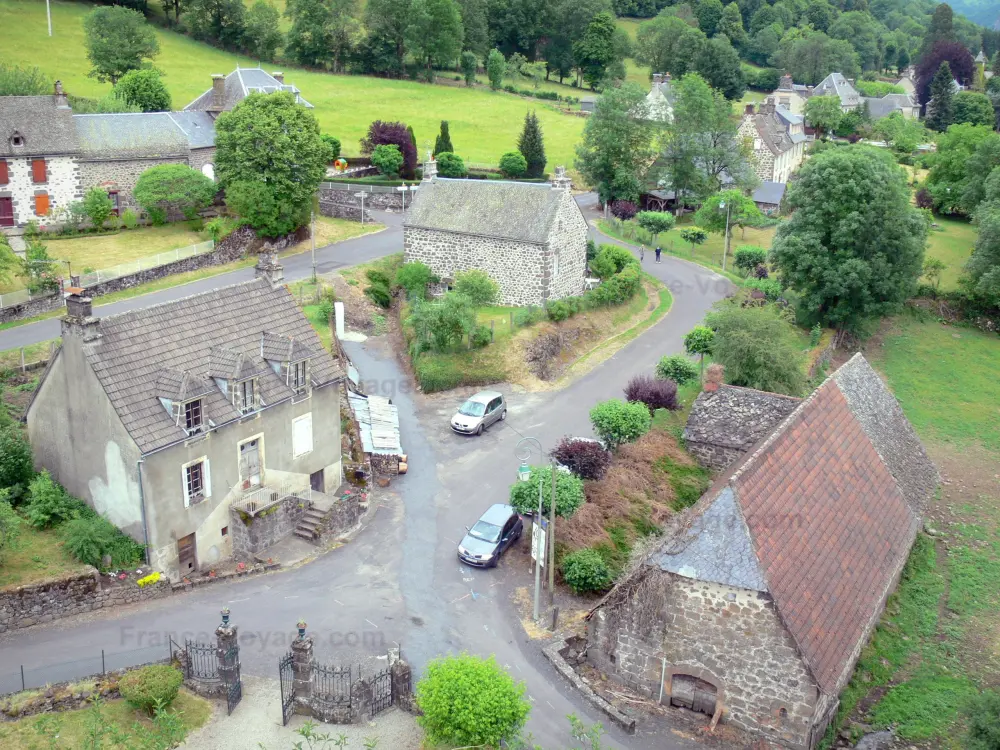 Photos - Fontanges monolithic chapel - Tourism & Holiday Guide