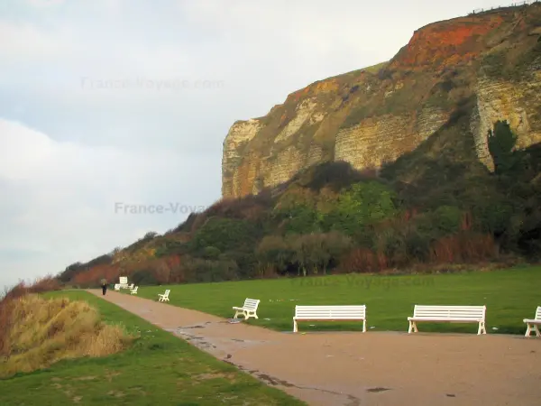 Hève cape - 3 quality high-definition images