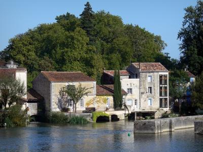 Jarnac - Tourism & Holiday Guide