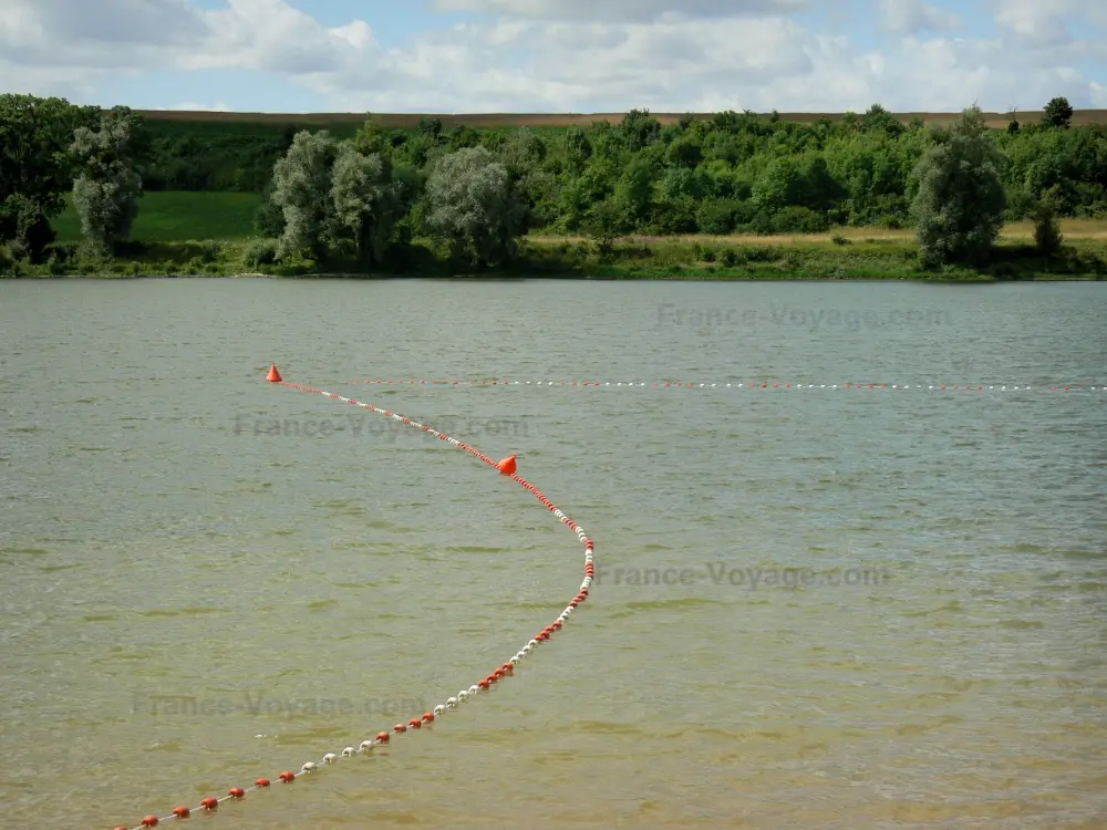 Photos - Le lac de Bairon - Guide Tourisme & Vacances