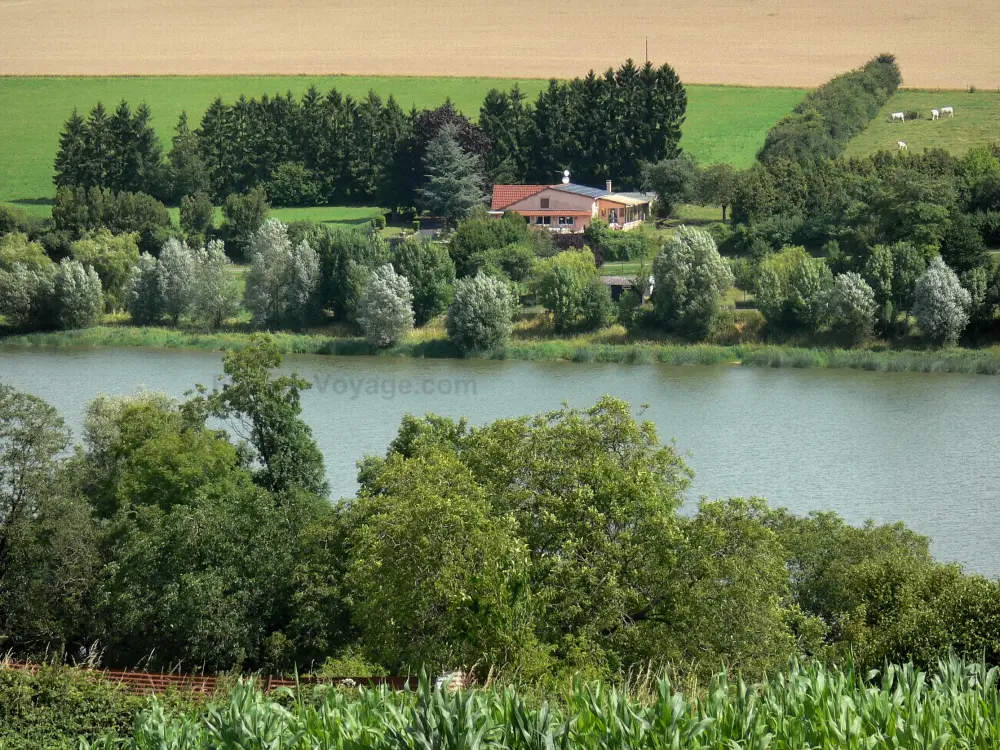 Photos - Le lac de Bairon - Guide Tourisme & Vacances