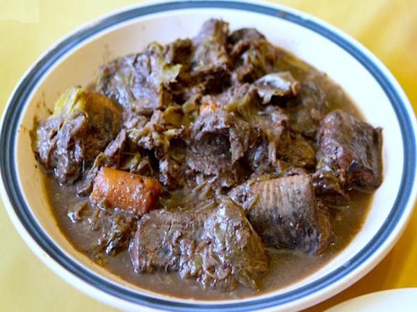 Lamprey à la Bordelaise - Gastronomy & Holidays guide