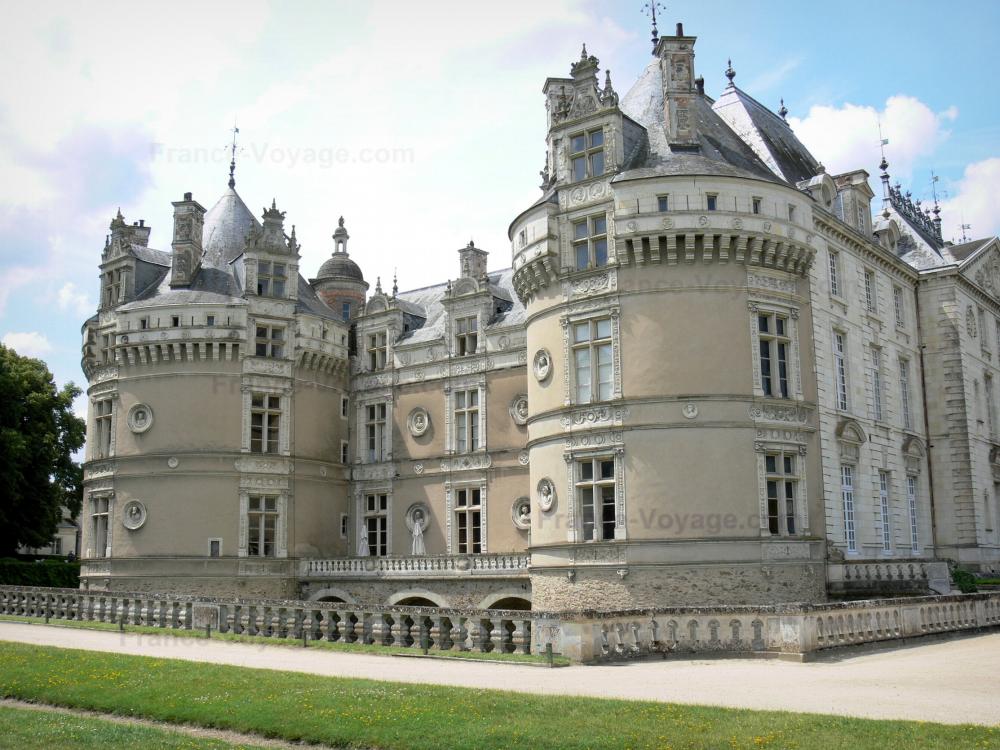 Photos - Le Lude Castle - Tourism & Holiday Guide