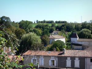 Montignac-Charente - 2 images de qualité en haute définition