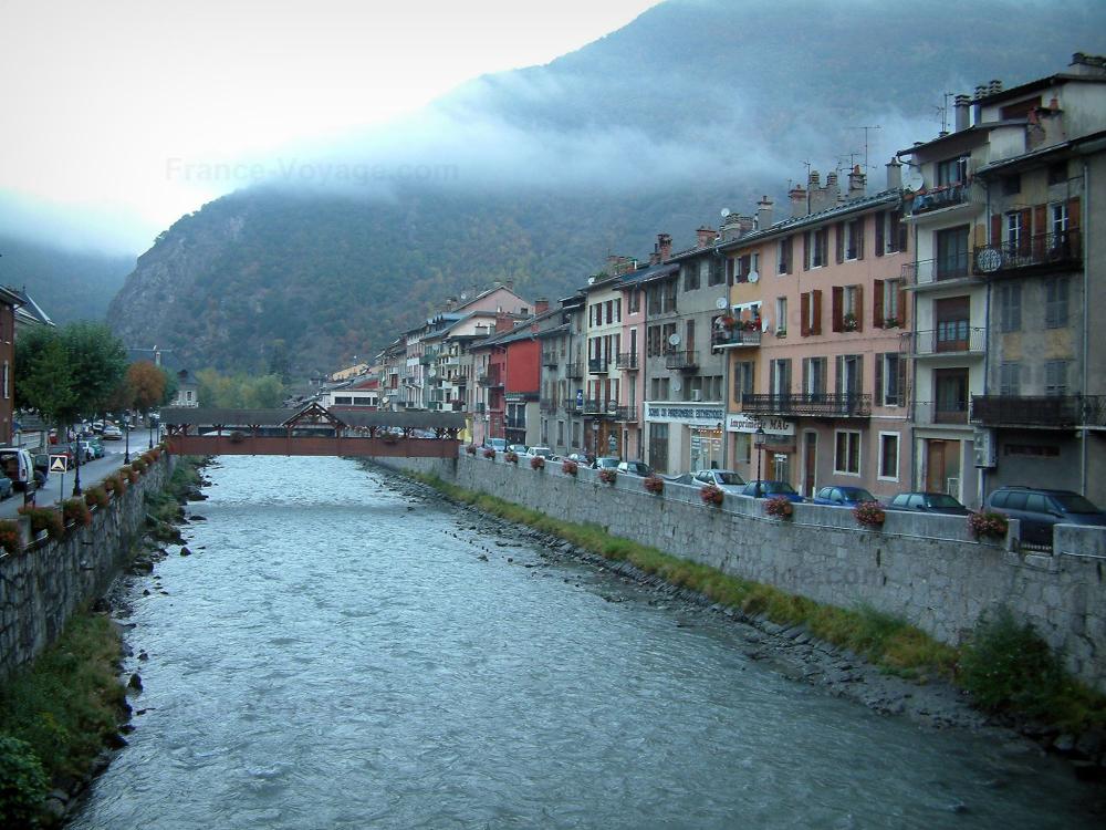 Photos - Moûtiers - 4 images de qualité en haute définition