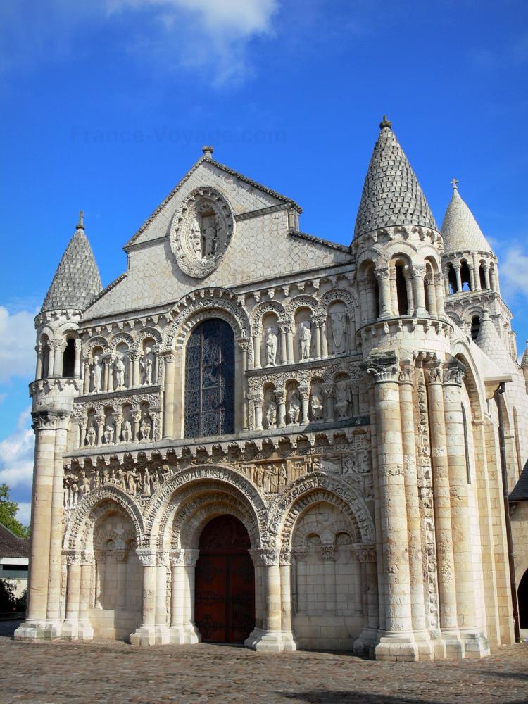 Photos - Poitiers - Guide Tourisme & Vacances