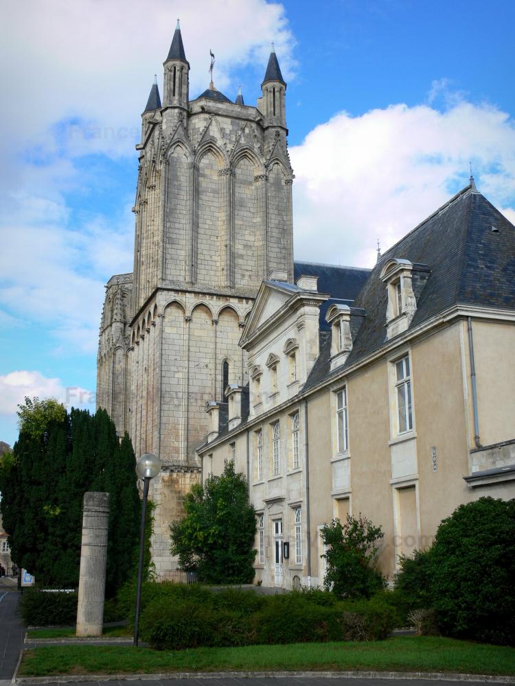Photos - Poitiers - Guide Tourisme & Vacances
