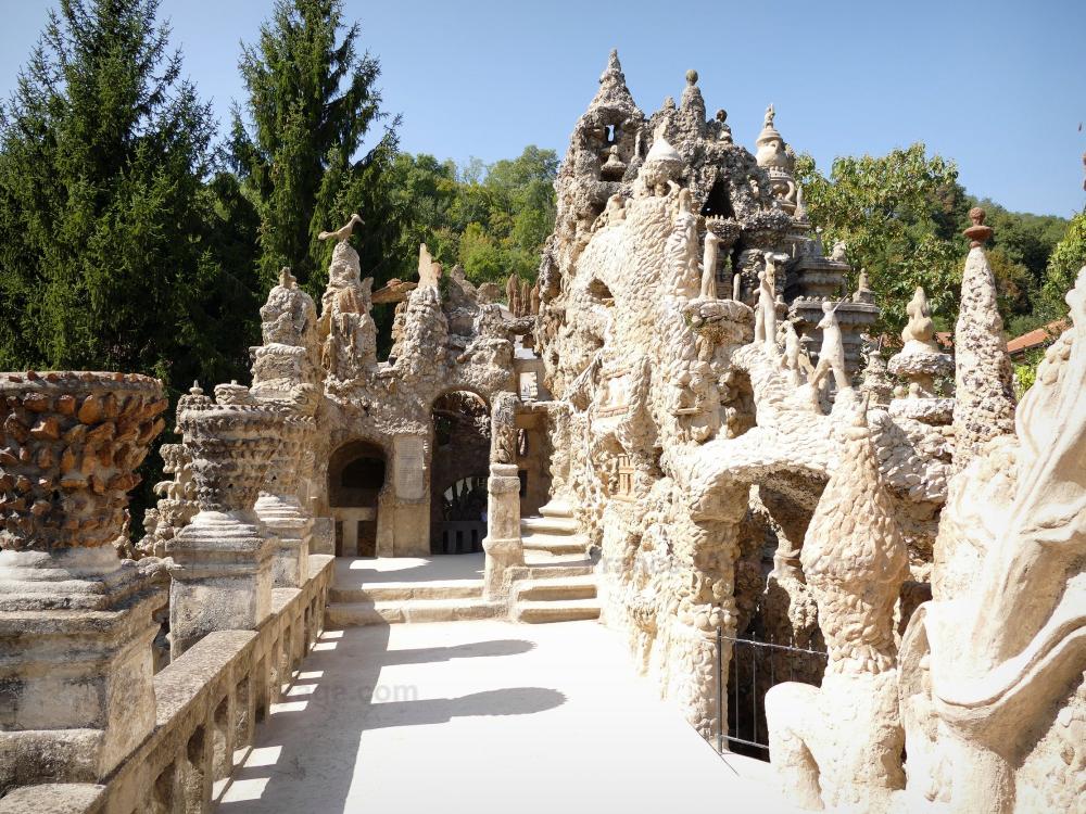Photos - The Postman Cheval's Ideal Palace - Tourism & Holiday Guide