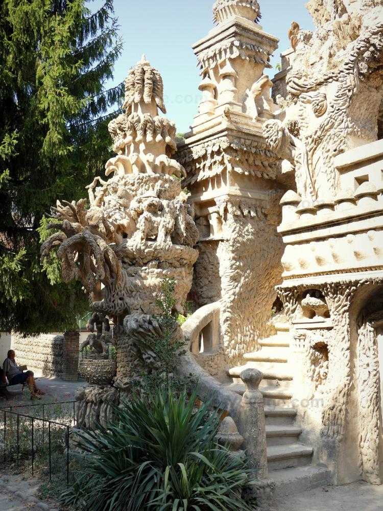 Photos - The Postman Cheval's Ideal Palace - Tourism & Holiday Guide