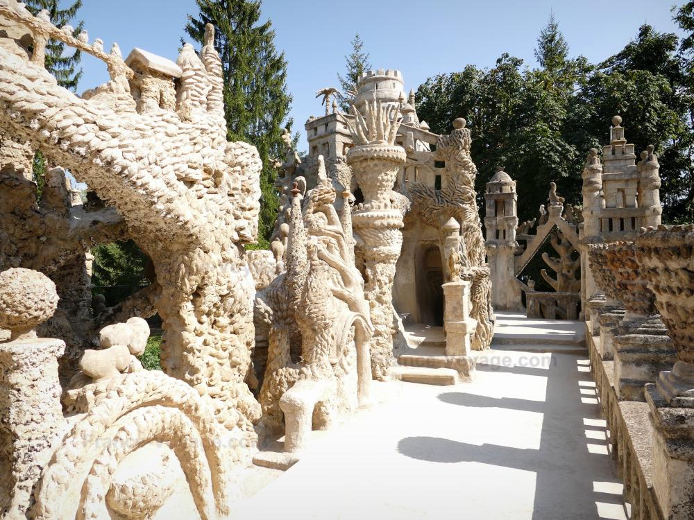 Photos - The Postman Cheval's Ideal Palace - Tourism & Holiday Guide