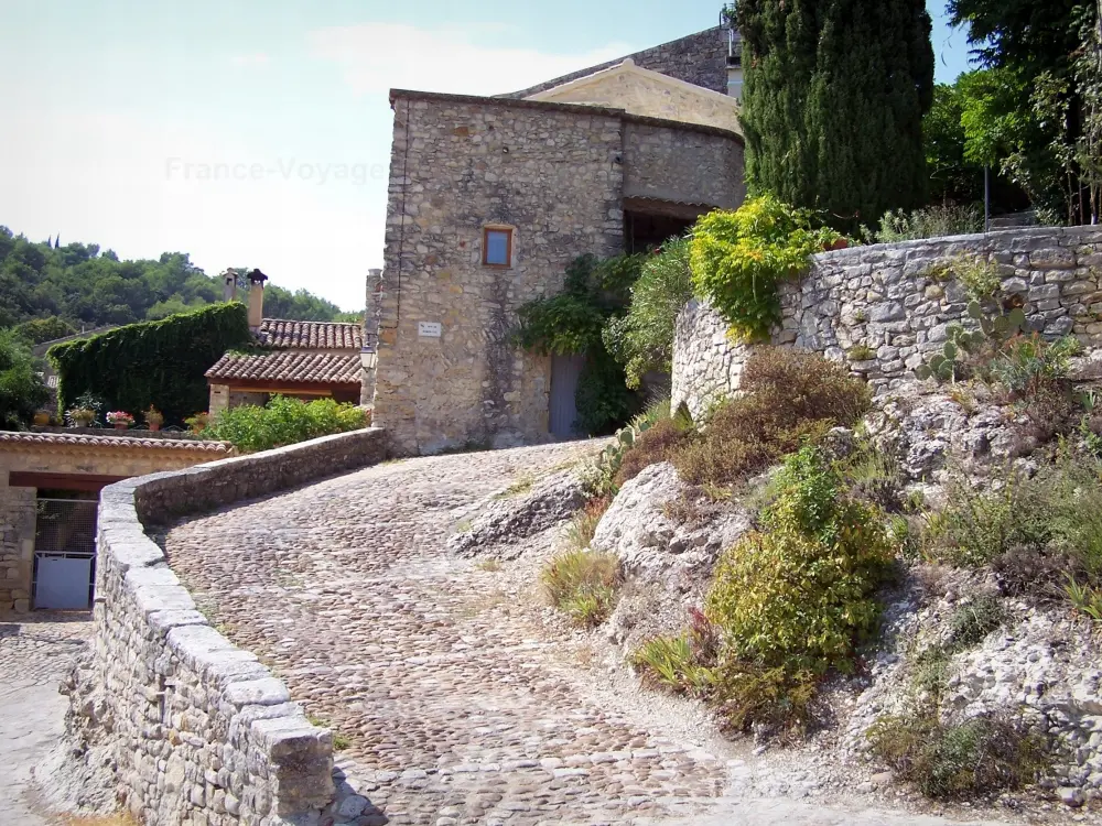 Photos - La Roque-sur-Cèze - Guide Tourisme & Vacances