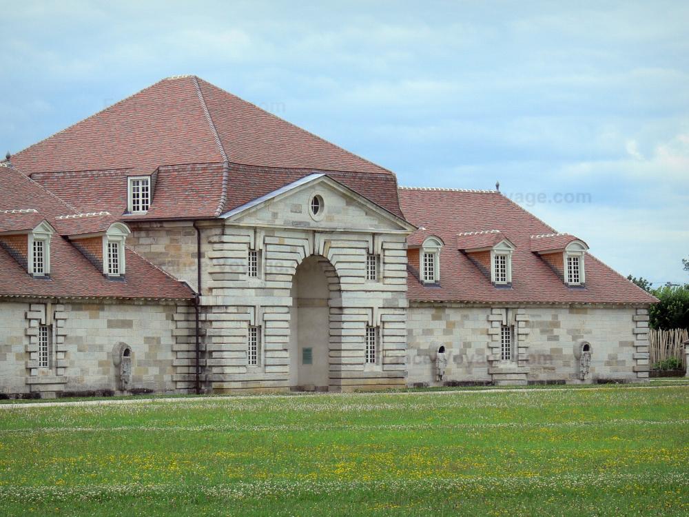 Photos - The royal saltworks of Arc-et-Senans - Tourism & Holiday Guide