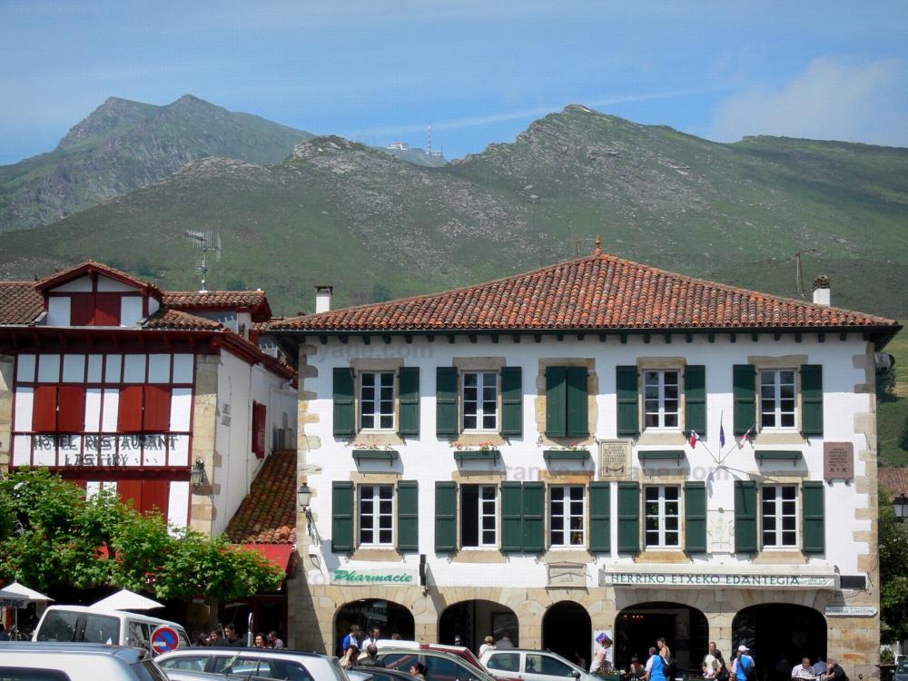 Photos - Sare - Tourism & Holiday Guide