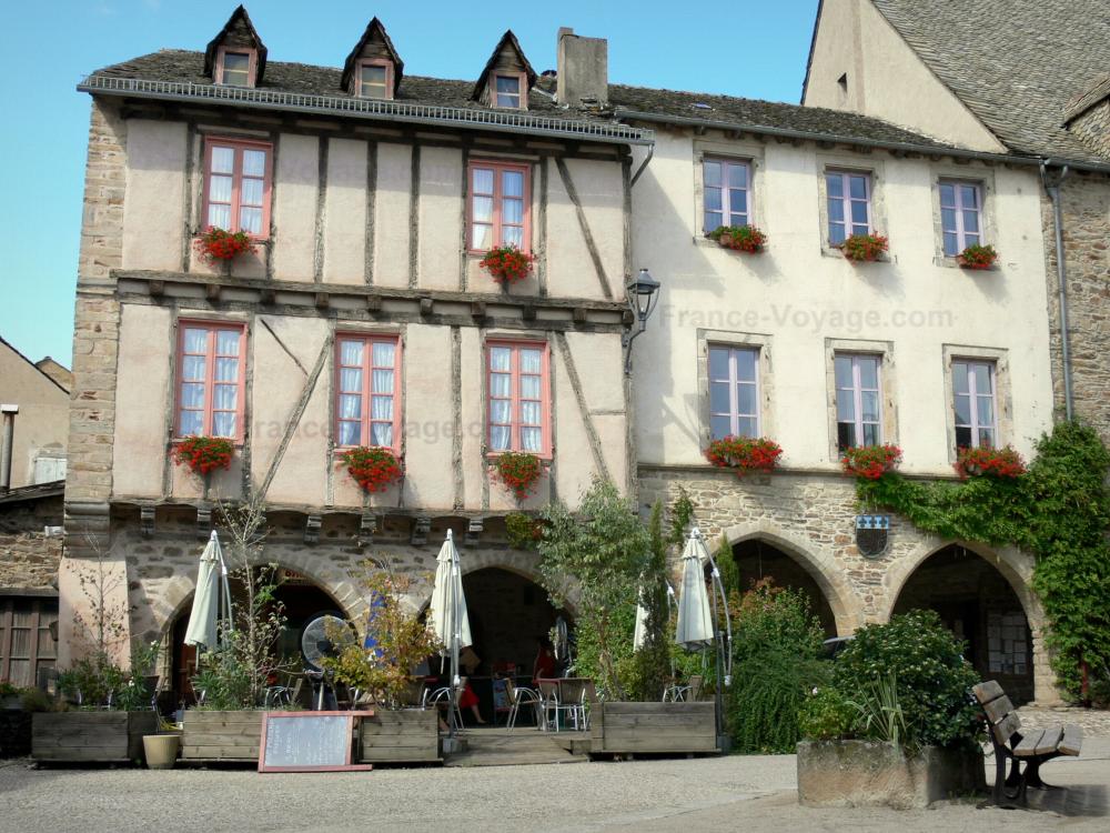 Photos - Sauveterre-de-Rouergue - Guide Tourisme & Vacances