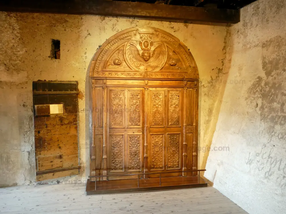 Photos - La tour de Crest - Guide Tourisme & Vacances