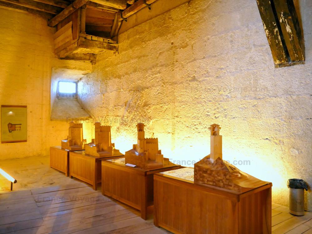 Photos - La tour de Crest - Guide Tourisme & Vacances