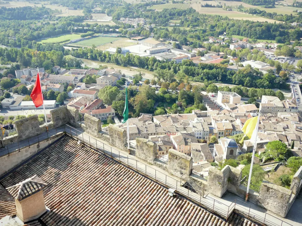Photos - La tour de Crest - Guide Tourisme & Vacances