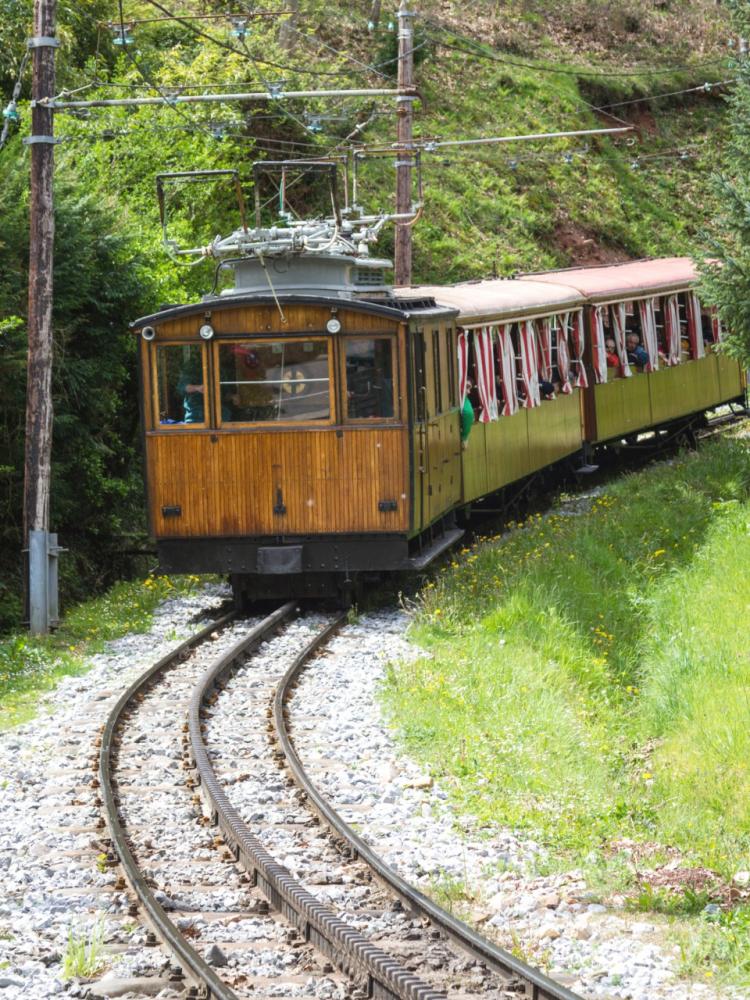 Photos - Le train de la Rhune - Guide Tourisme & Vacances