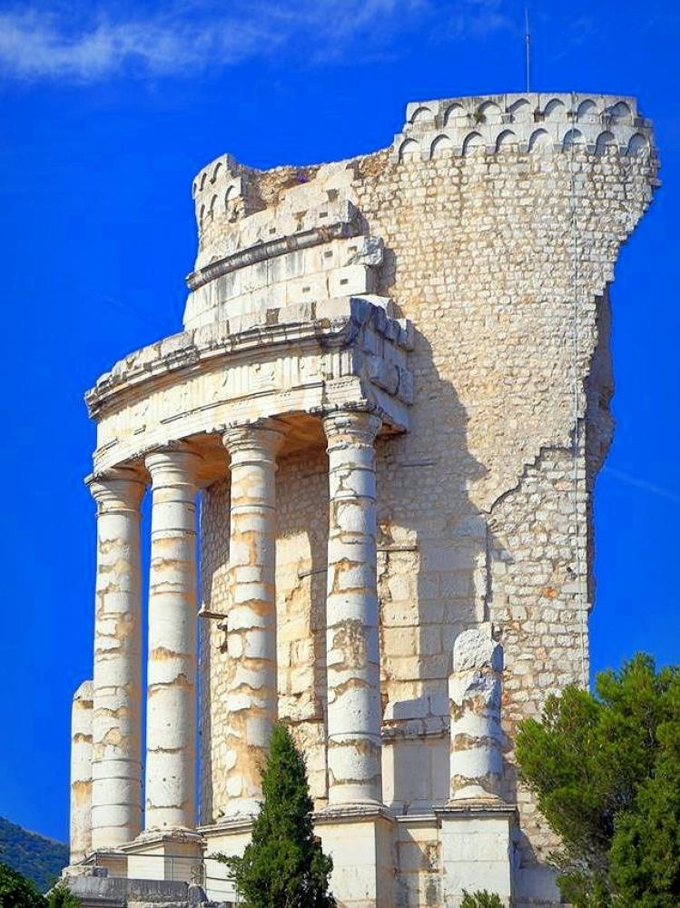 Bilder - Das Tropaeum Alpium - Führer Tourismus & Urlaub