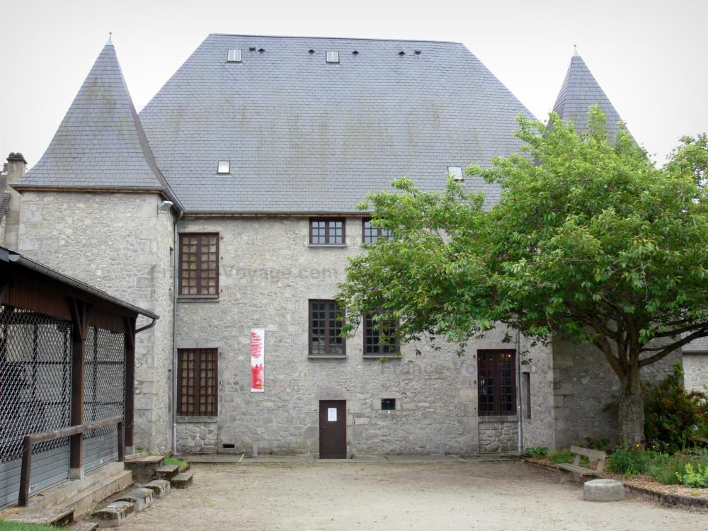 Photos - Ussel - 15 images de qualité en haute définition