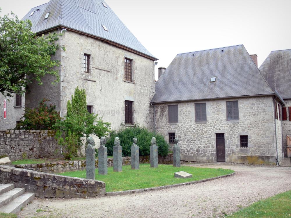 Photos - Ussel - 15 images de qualité en haute définition