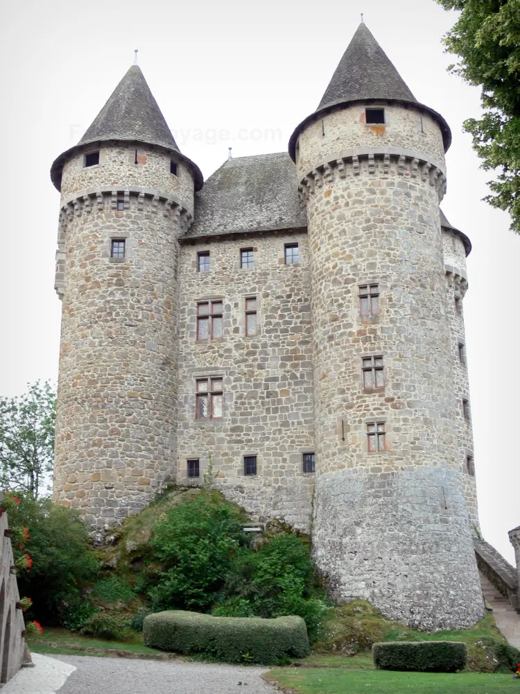 Photos - Val Castle - Tourism & Holiday Guide