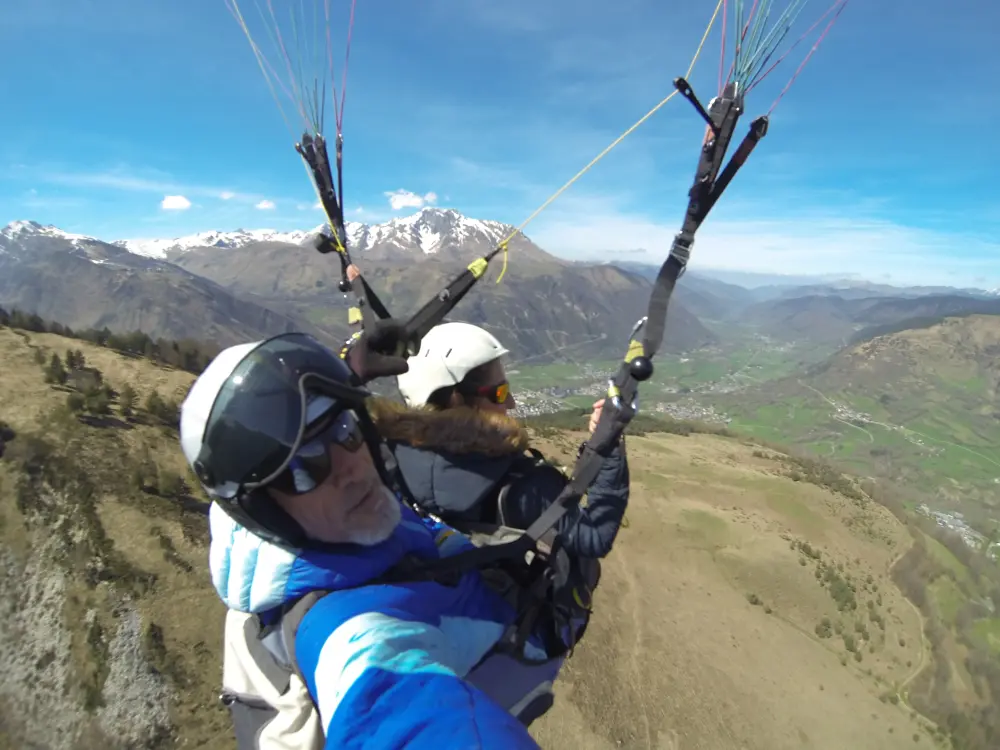 Photos - Maiden flight in a two-seat paraglider - Leisure activity in ...
