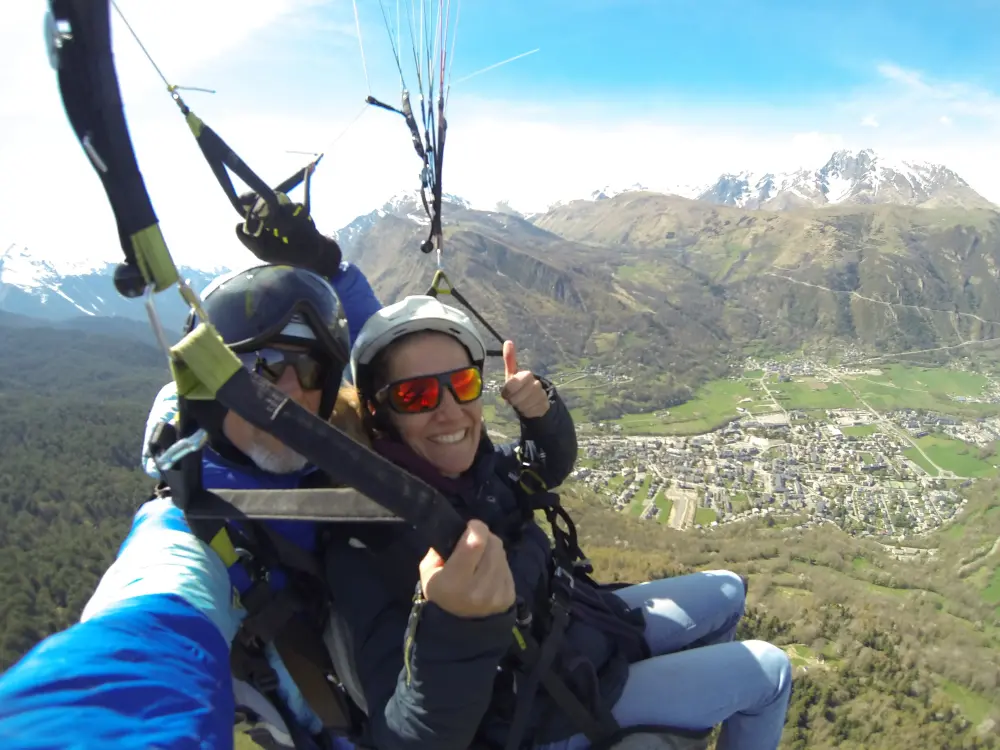 Photos - Maiden flight in a two-seat paraglider - Leisure activity in ...