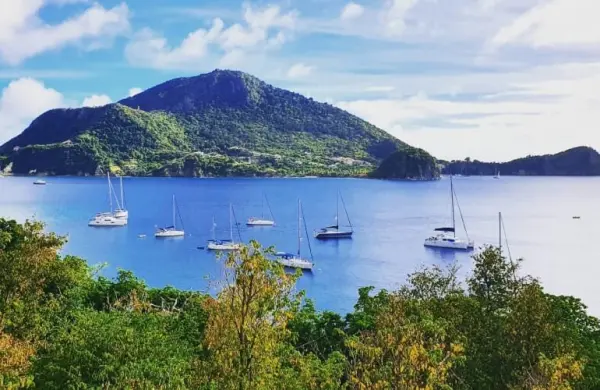Viagem de barco para o arquipélago de Saintes de Trois-Rivières ...